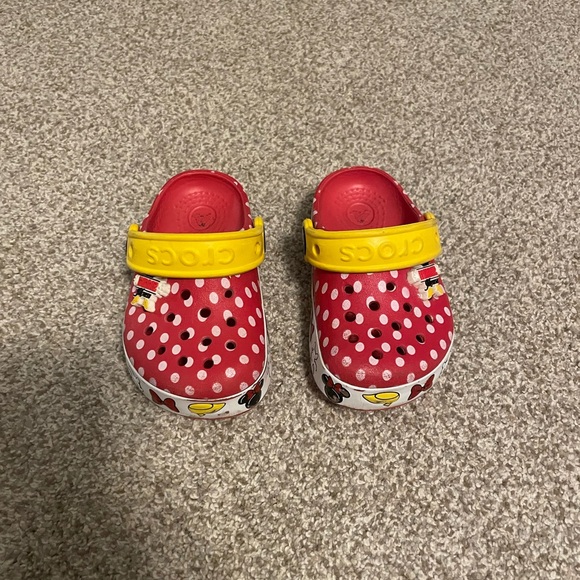 CROCS | Shoes | Minnie Mouse Light Up Crocs And Purple Water Shoes 6c ...